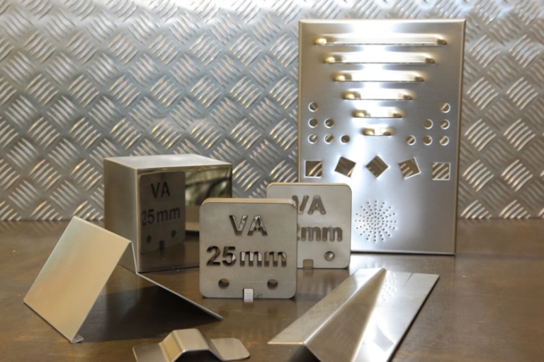 Stanzen - Rhein-Blech CNC-Blechverarbeitung Rheinbach